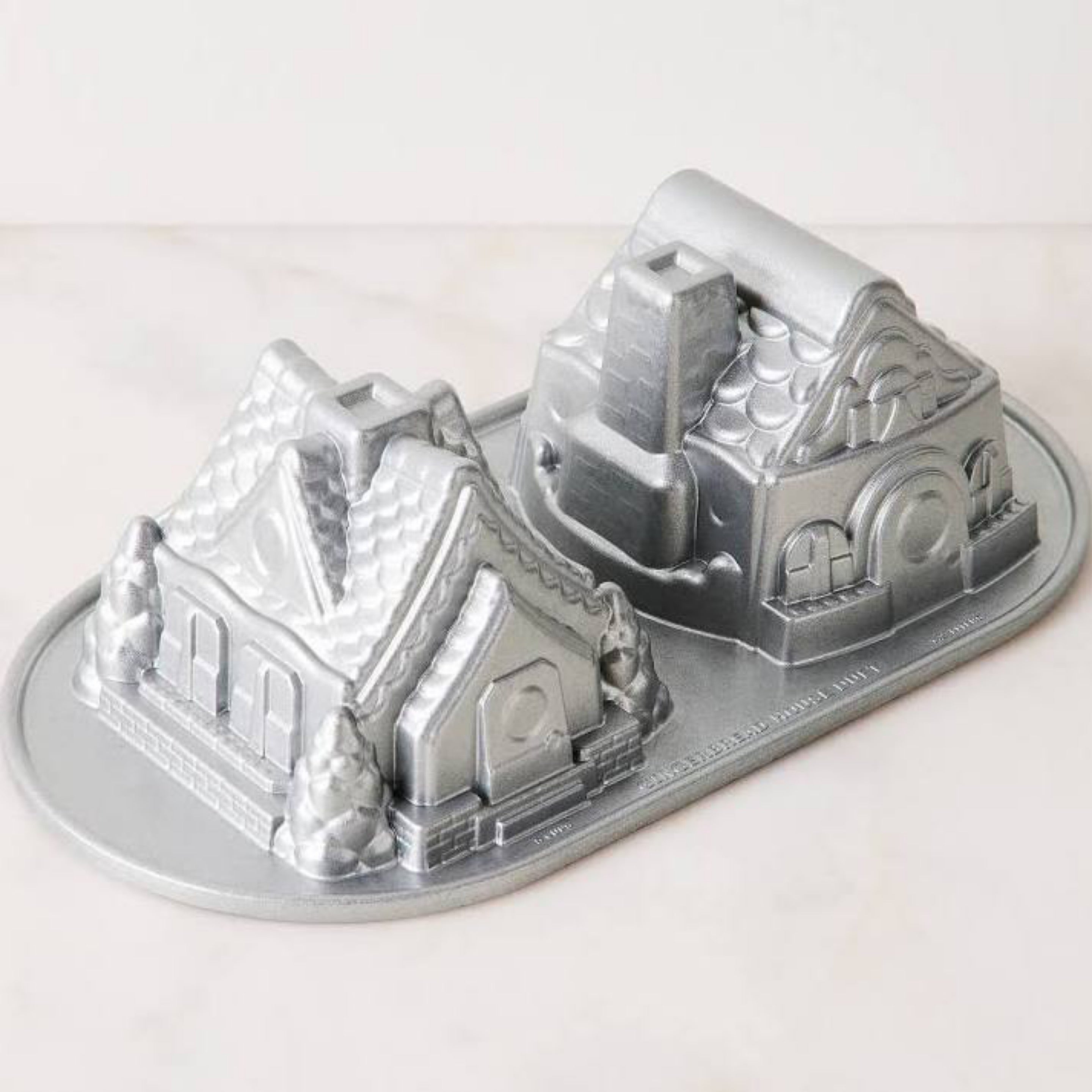 NordicWare gingerbread house cake pan | Nordiska
